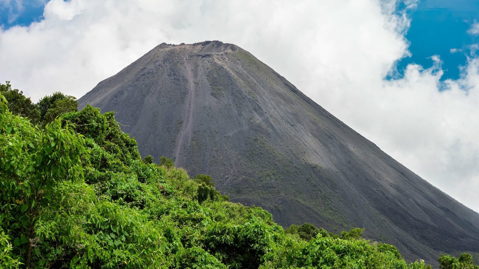 Izalco, Ciudad de las Casas de Obsidiana | Guanacos