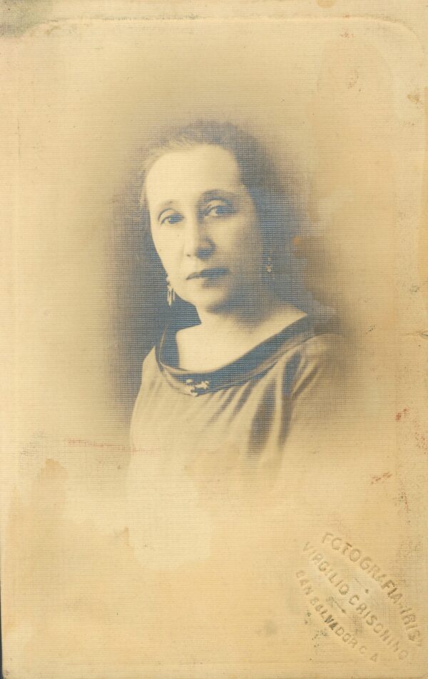 Claudia Lars, Poetisa Salvadoreña | Guanacos