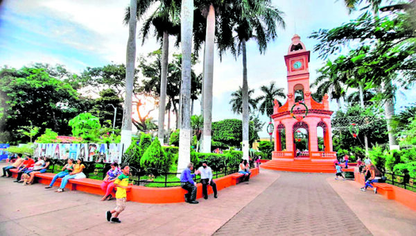 Ahuachapán, Ciudad de los Ausoles | Guanacos